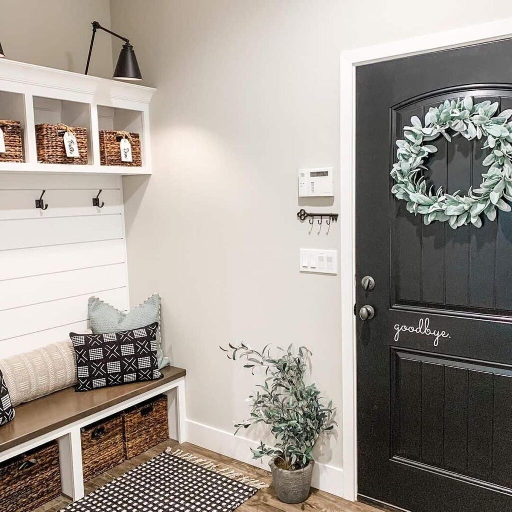 34 Clever Mudroom Hook Ideas for a Tidy, Organized Space -Architectural ...