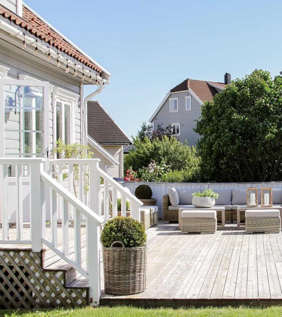 25 Fun Deck Ideas to Enjoy the Outdoors -Architectural Foundation