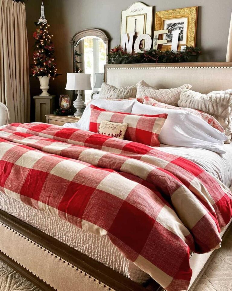 30 Vibrant Red Bedroom Ideas for a Striking, Bold Look -Architectural ...