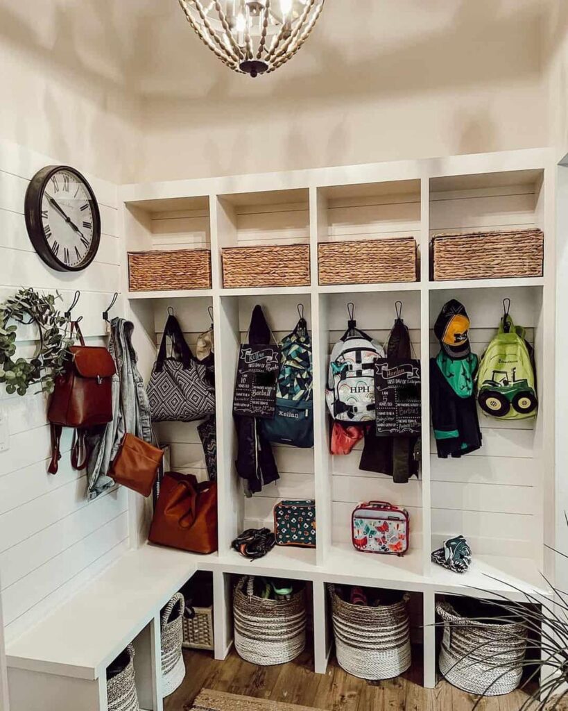 34 Clever Mudroom Hook Ideas for a Tidy, Organized Space -Architectural ...