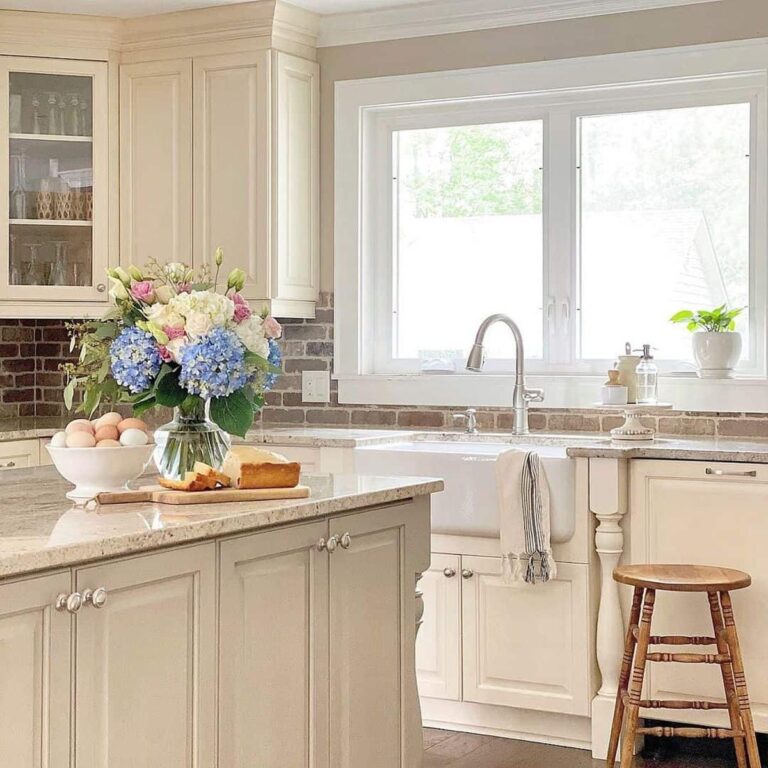 16 Bold Colored Backsplash Ideas to Add Personality -Architectural ...