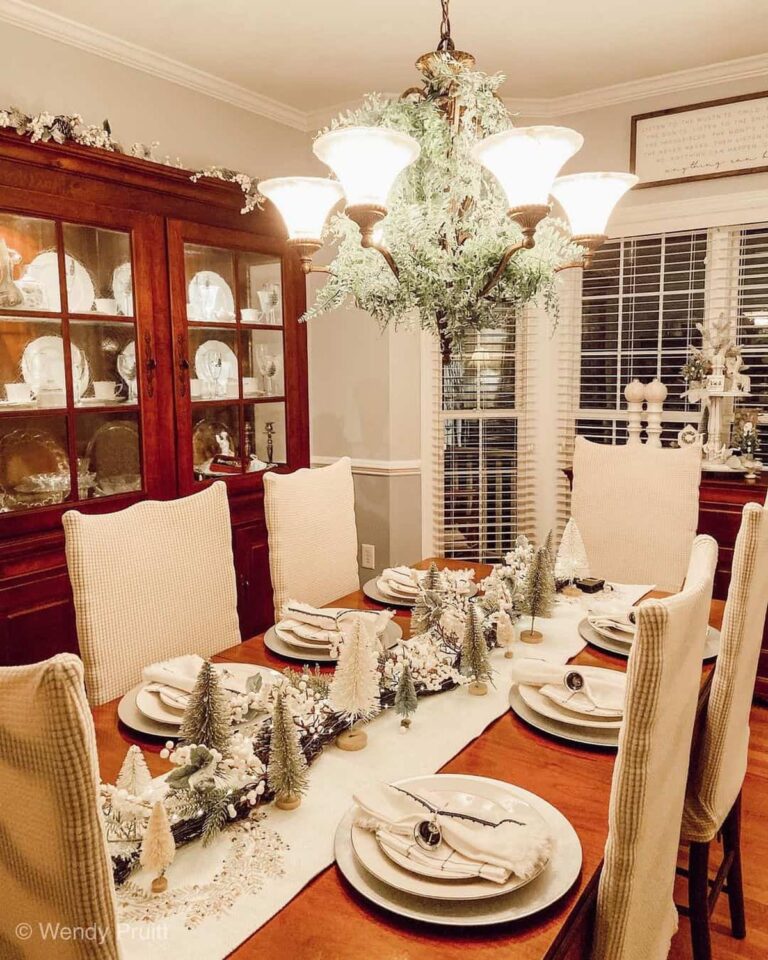35 Christmas Centerpiece Ideas to Add Magic to Your Table ...