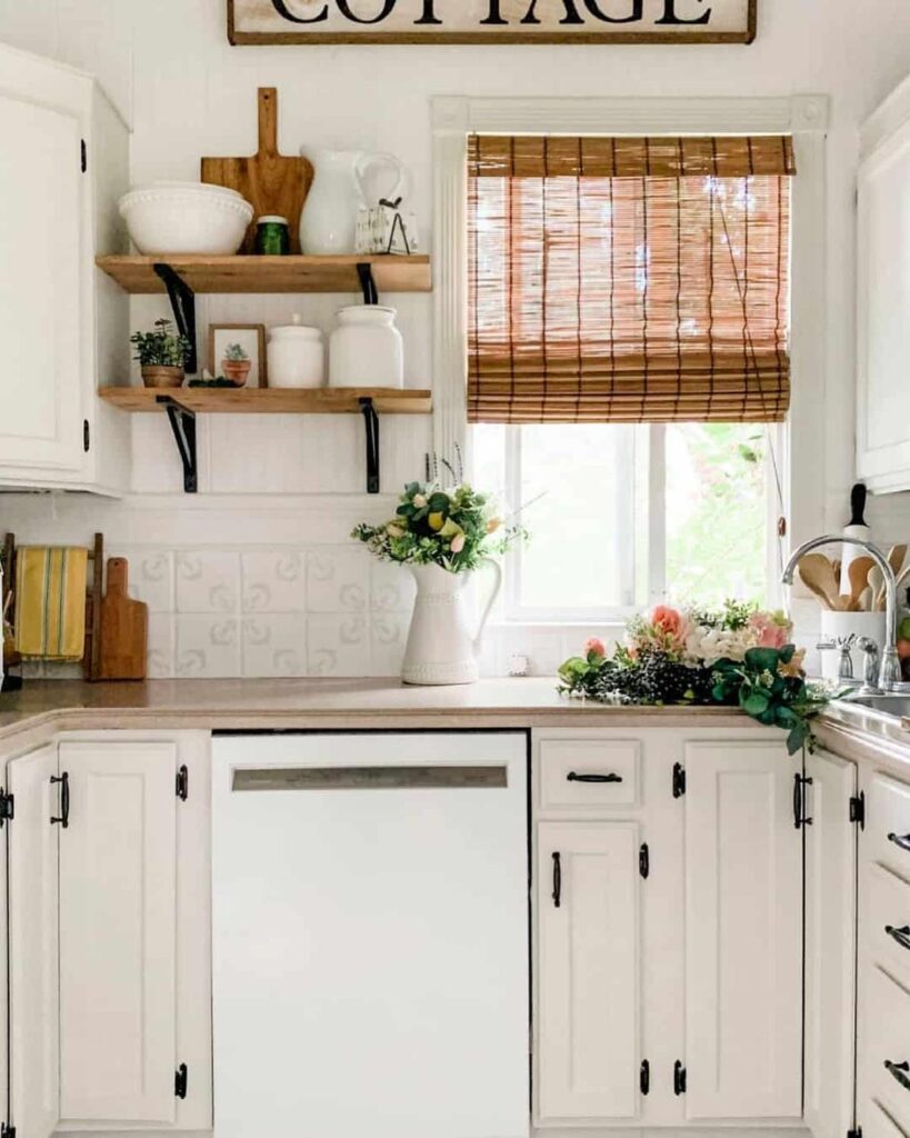 16 Smart Tile Backsplash Edge Trim Ideas to Finish Your Look ...