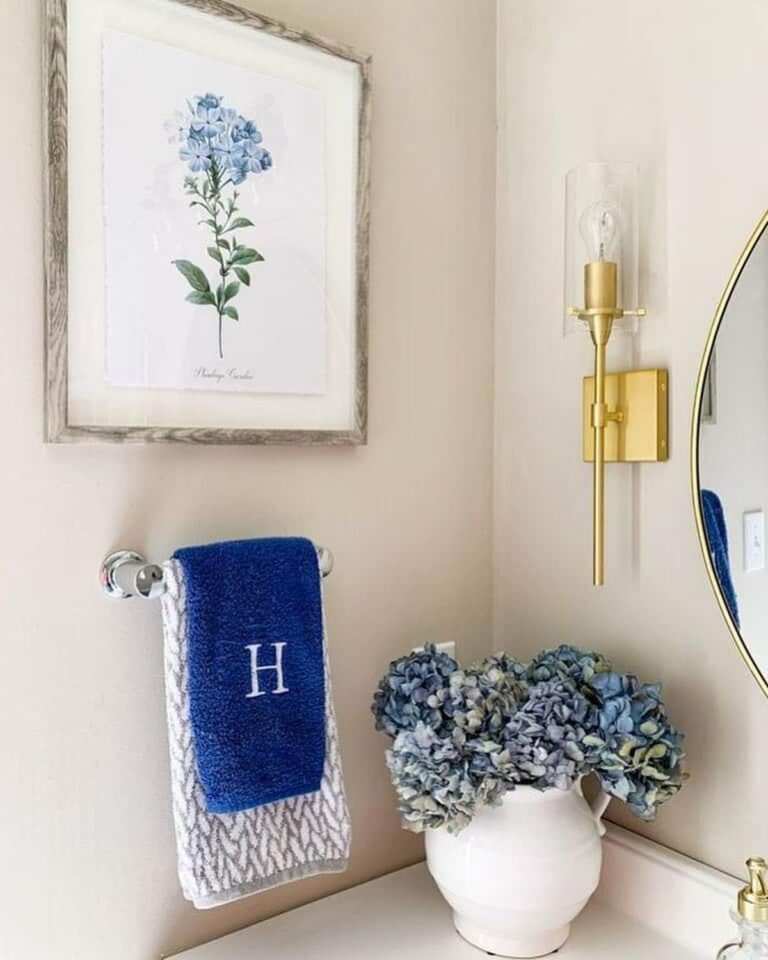 28 Beautiful Bathroom Wall Decor Ideas to Freshen Up Your Space ...