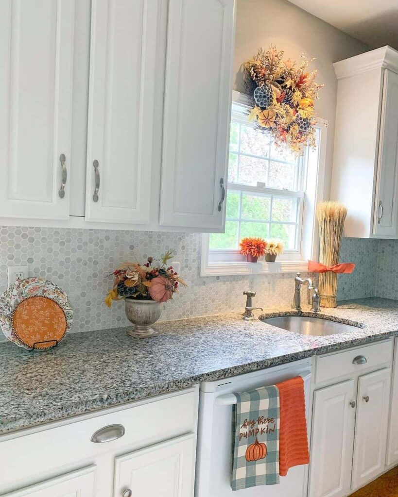 32 Perfect Backsplashes to Pair with Busy Granite Countertops ...