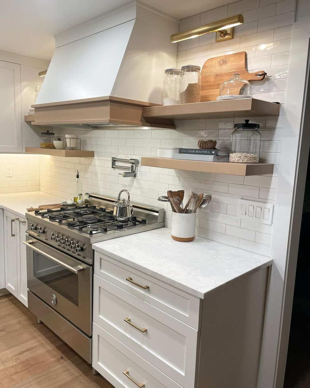 11 Floating Shelf Ideas by Range Hoods for a Modern and Stylish Kitchen ...