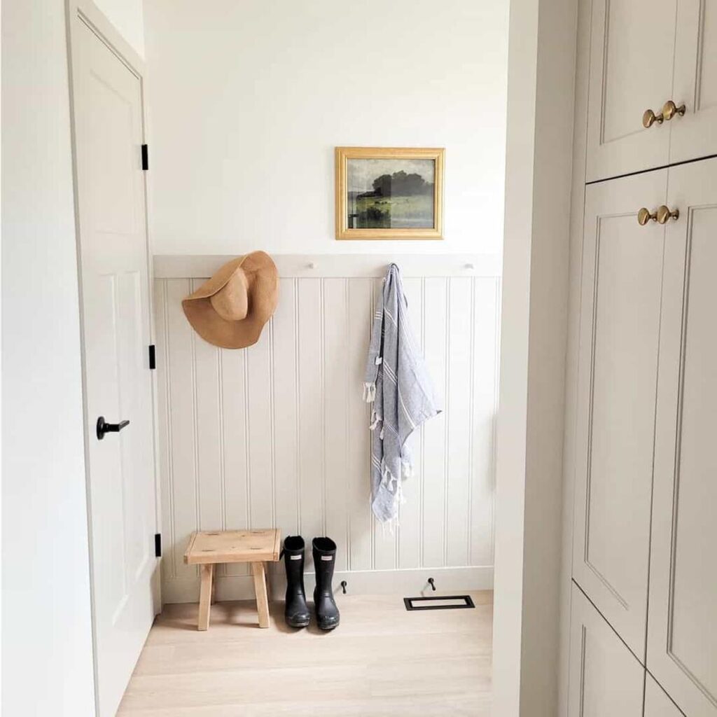 28 Unique Beadboard Wainscoting Ideas for a Cozy Feel -Architectural ...