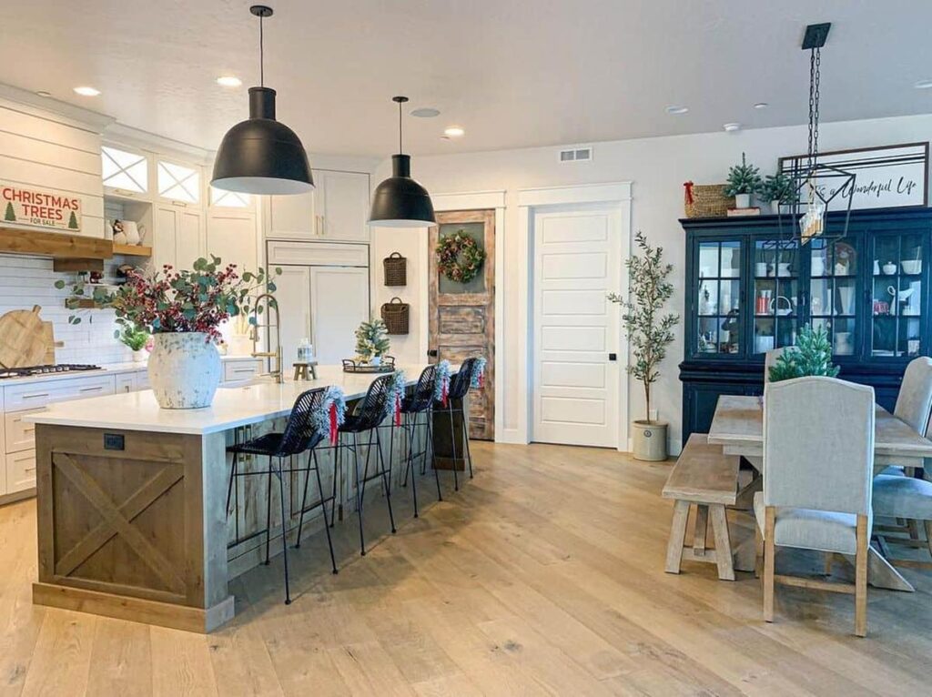 31 Creative Kitchen Baseboard Molding Ideas for a Polished Look ...