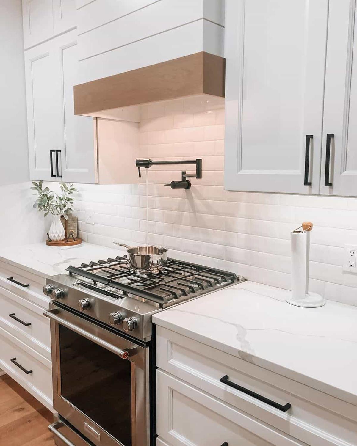 27 Stylish Pot Filler Ideas for an Effortless Kitchen Upgrade ...