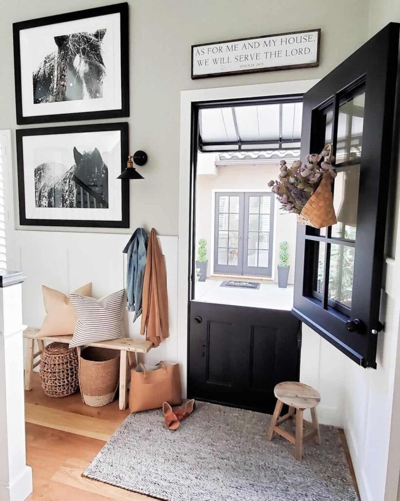 35 Beautiful Black Frame Gallery Wall Arrangements to Display Your Art ...