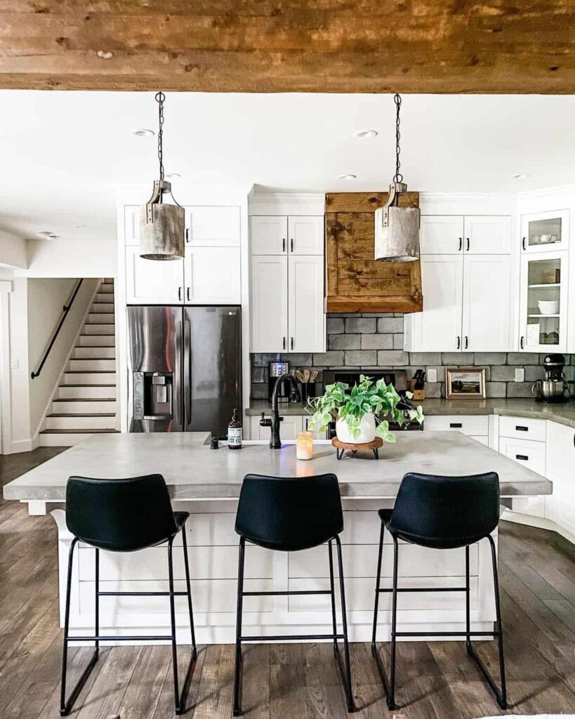 35 Stylish Kitchen Island Seating Ideas to Make Entertaining a Breeze ...