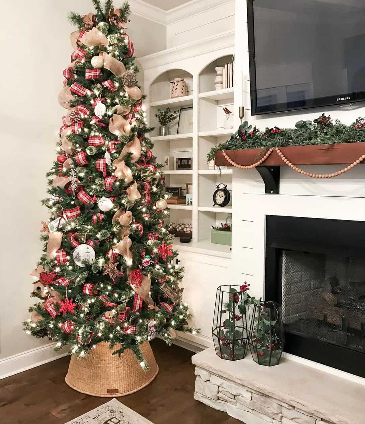 13 Burlap Ribbon Christmas Tree Ideas for a Rustic Look -Architectural ...