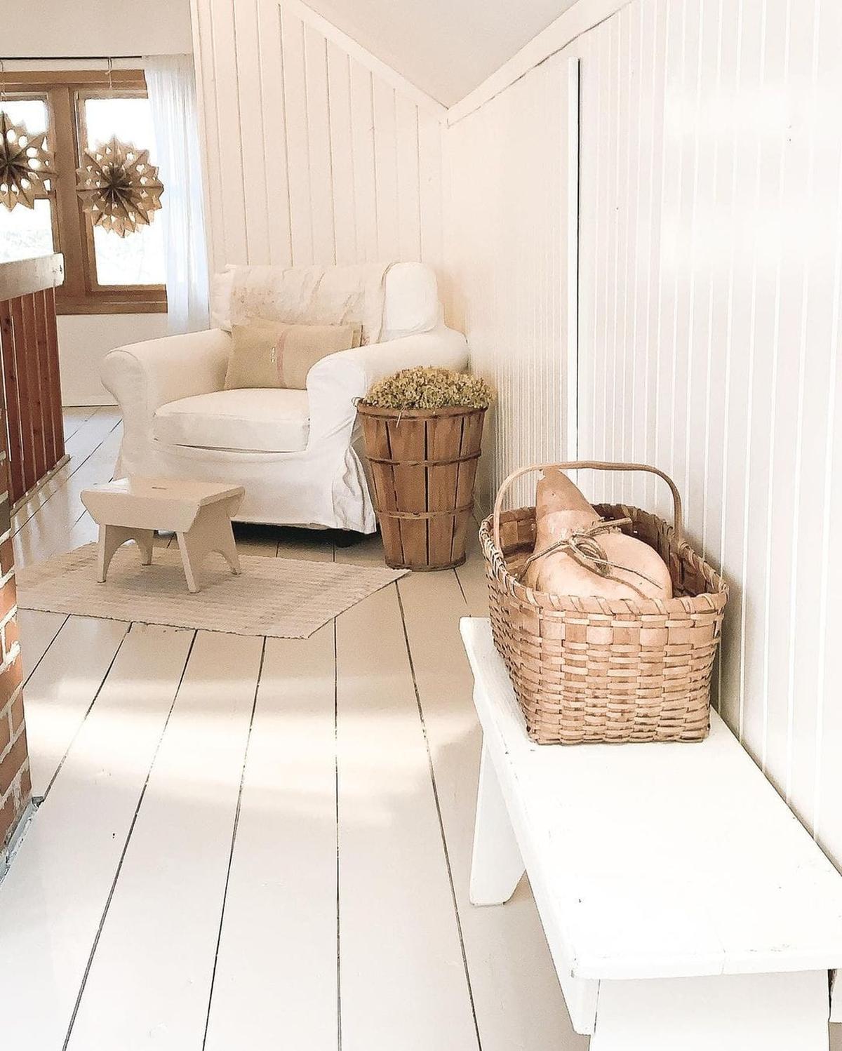 24 Beautiful White Shiplap Wall Ideas for a Timeless Look ...