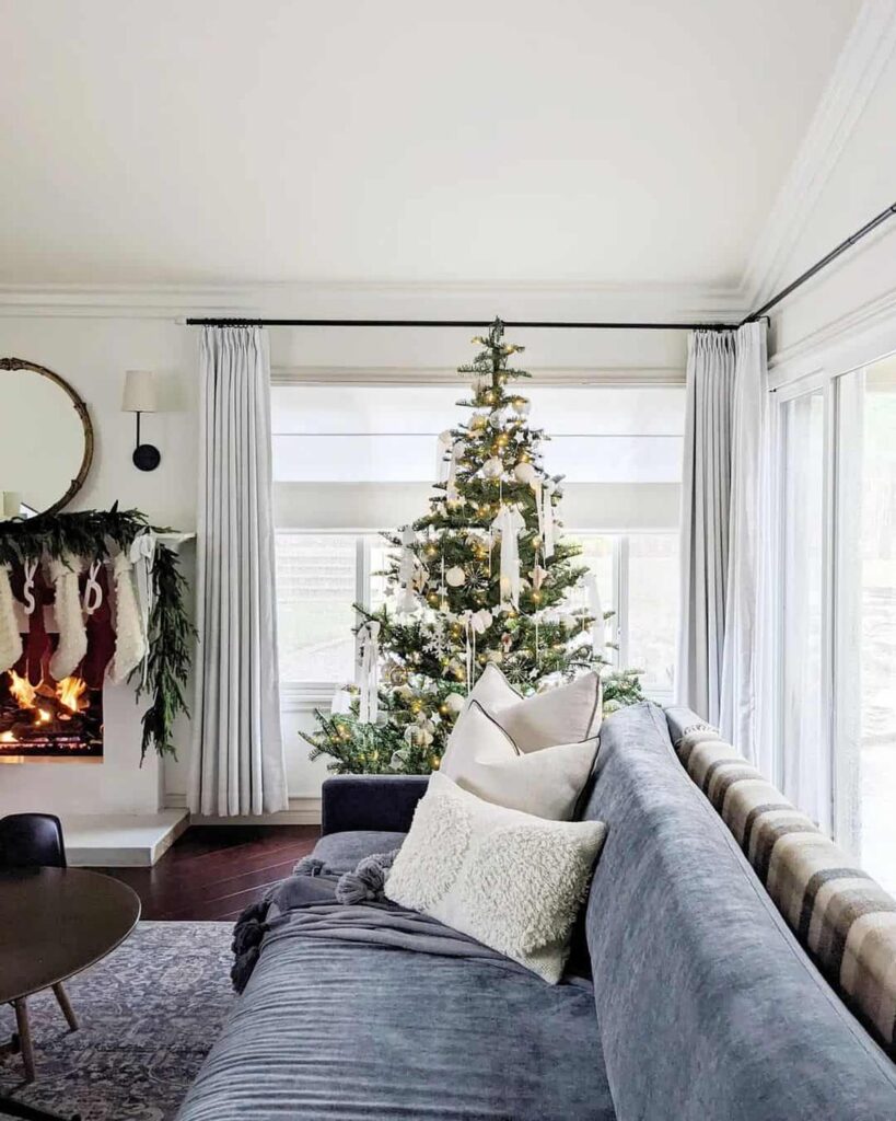 28 Christmas Tree Bow Ideas to Elevate Your Tree -Architectural Foundation
