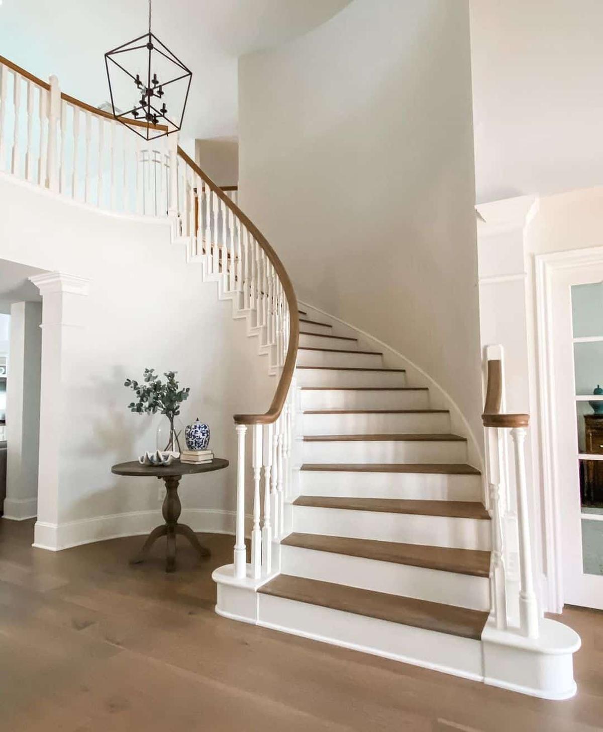 16 Sophisticated Curved Staircase Ideas for Grand Entrance ...