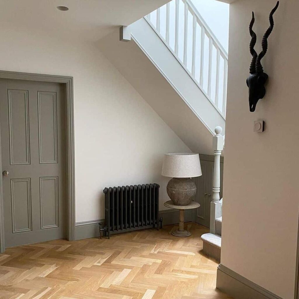 27 Beautiful Baseboard Trim Designs to Complement Wood Floors ...