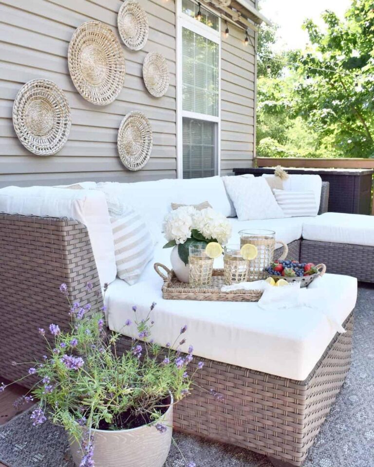 26 Inspiring Outdoor Sitting Ideas for Any Yard -Architectural Foundation