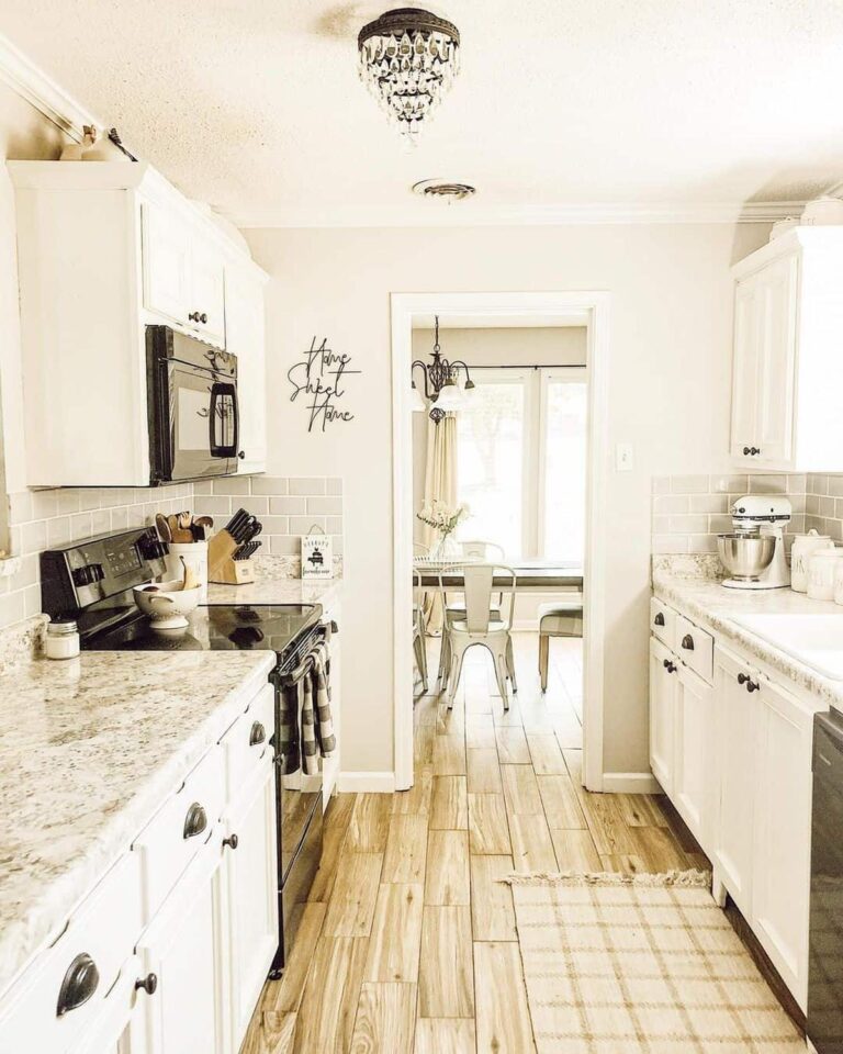 31 Creative Kitchen Baseboard Molding Ideas for a Polished Look ...