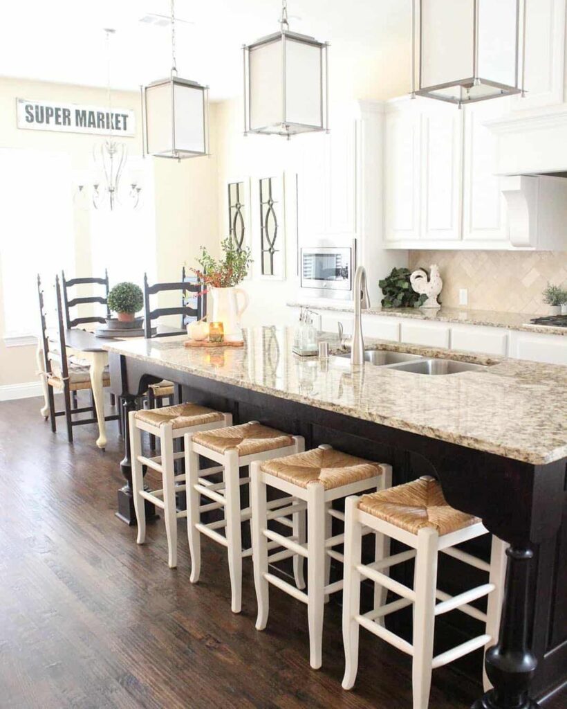 31 Creative Kitchen Baseboard Molding Ideas for a Polished Look ...