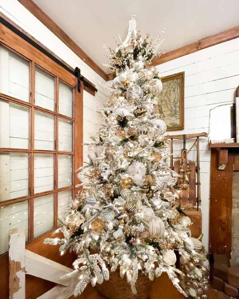 23 White Christmas Tree Ideas for a Festive Look -Architectural Foundation