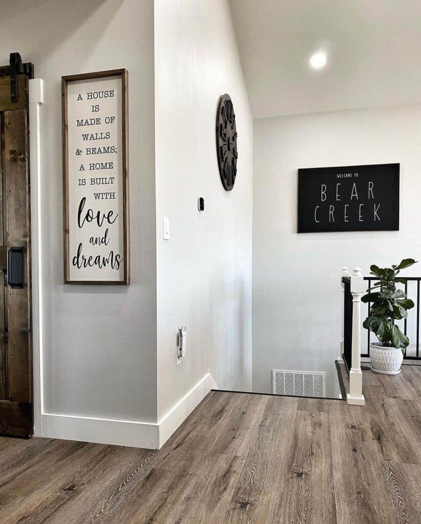 27 Beautiful Baseboard Trim Designs to Complement Wood Floors ...