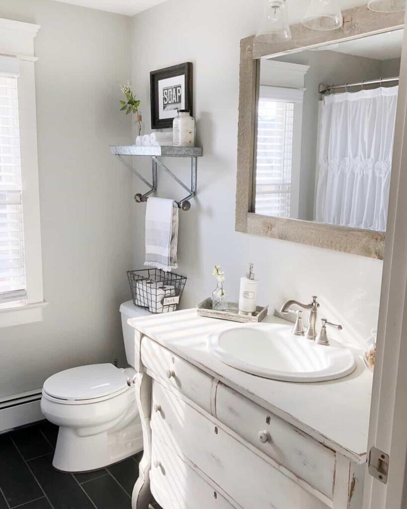 22 Sleek White Bathroom Countertops to Elevate Your Space ...