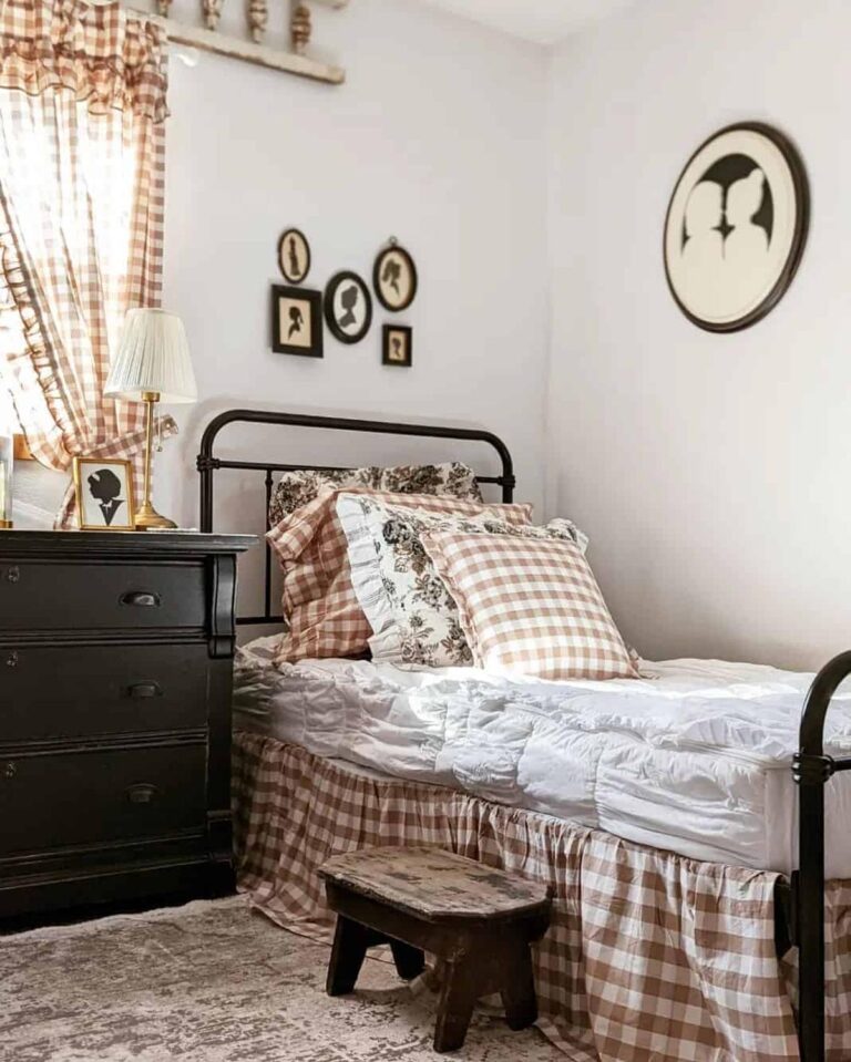 26 Charming Plaid Curtain Ideas to Complete Your Look -Architectural ...