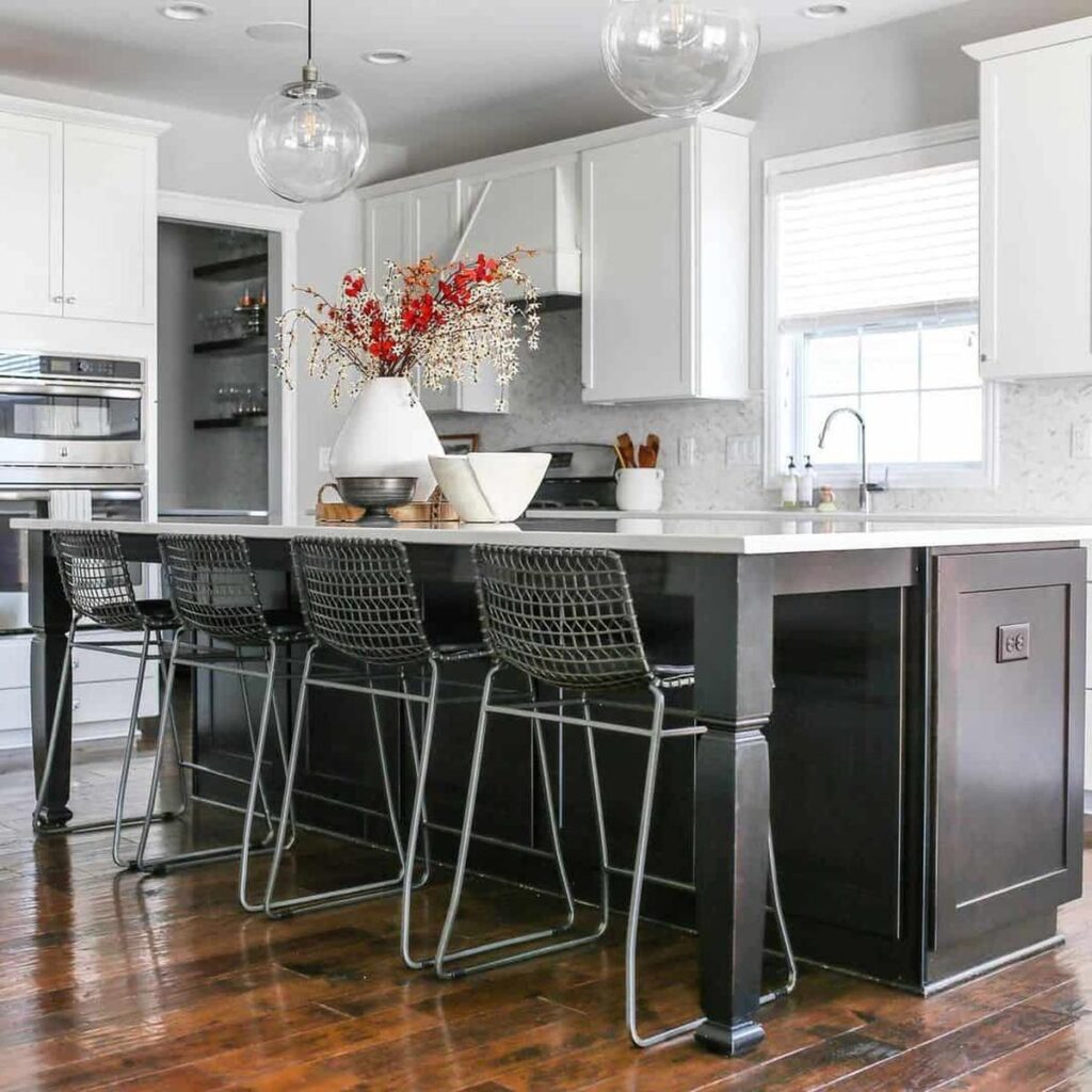 23 High-End Cabinet End Panel Designs for Luxury Kitchens ...