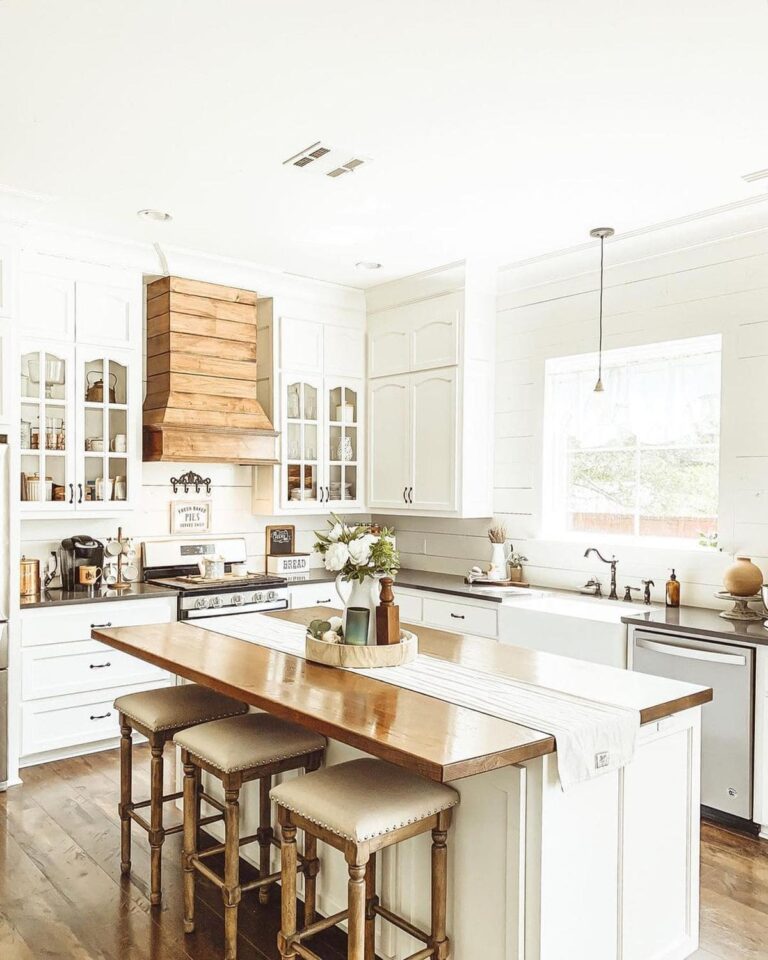 23 High-End Cabinet End Panel Designs for Luxury Kitchens ...
