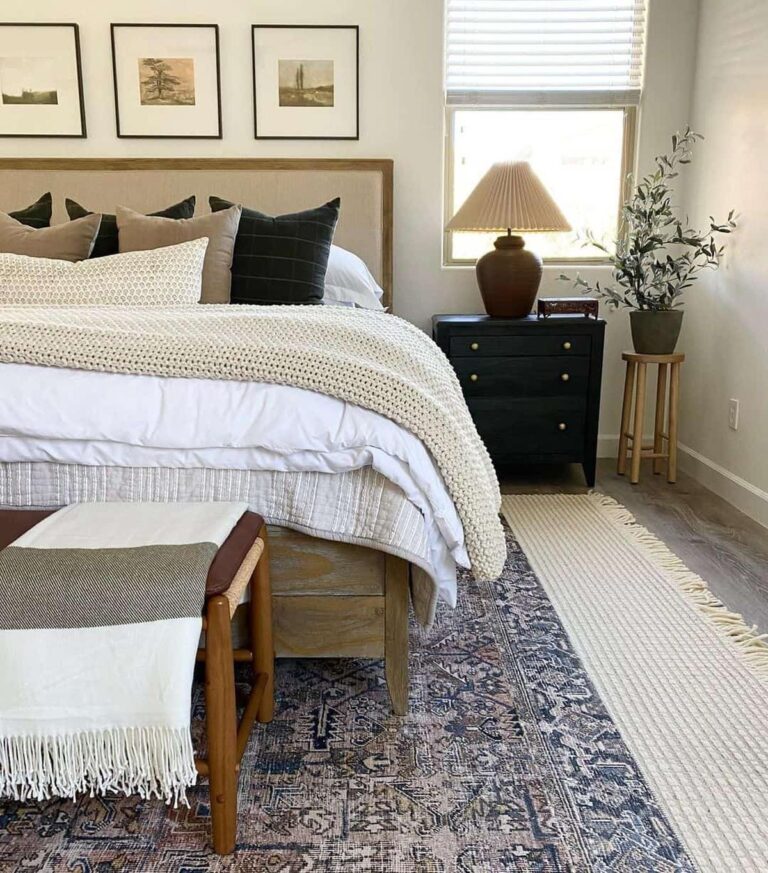 27 Beautiful Artwork Above Bed Ideas to Complete Your Bedroom ...