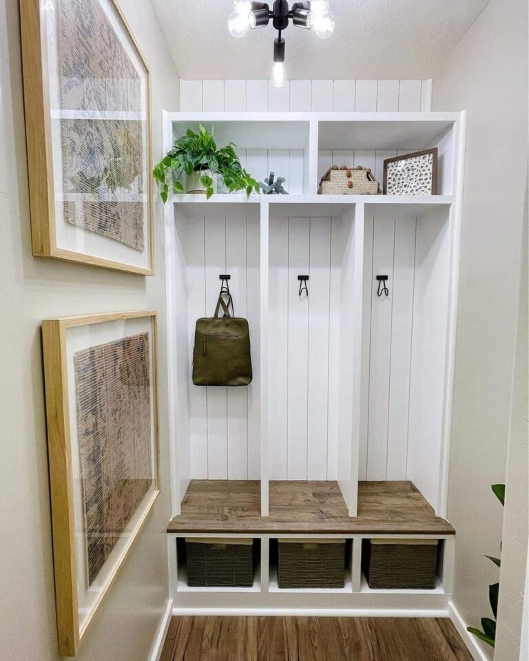 34 Clever Mudroom Hook Ideas for a Tidy, Organized Space -Architectural ...