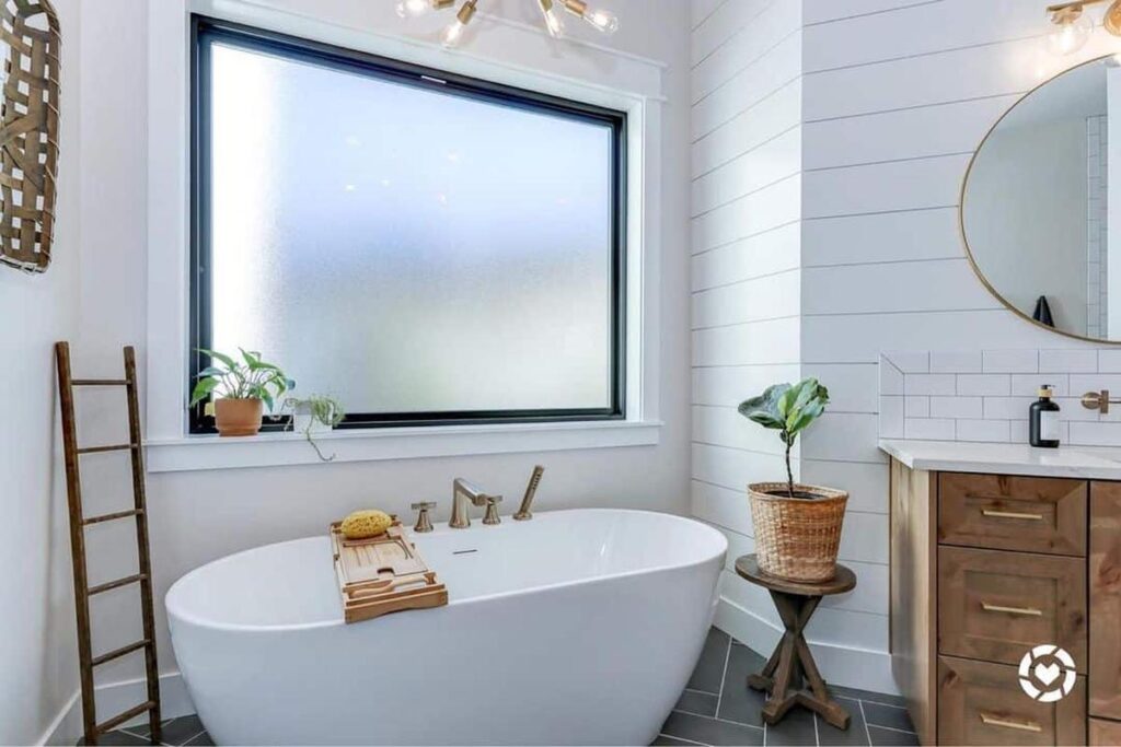 26 Bathtub in Front of Window Ideas for a Spa-Like Space -Architectural ...