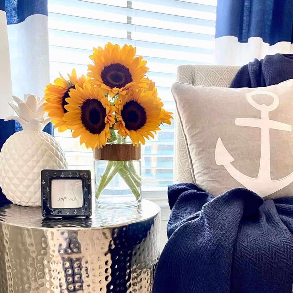 28 Beautiful Colors That Go With Yellow for a Bright Space ...