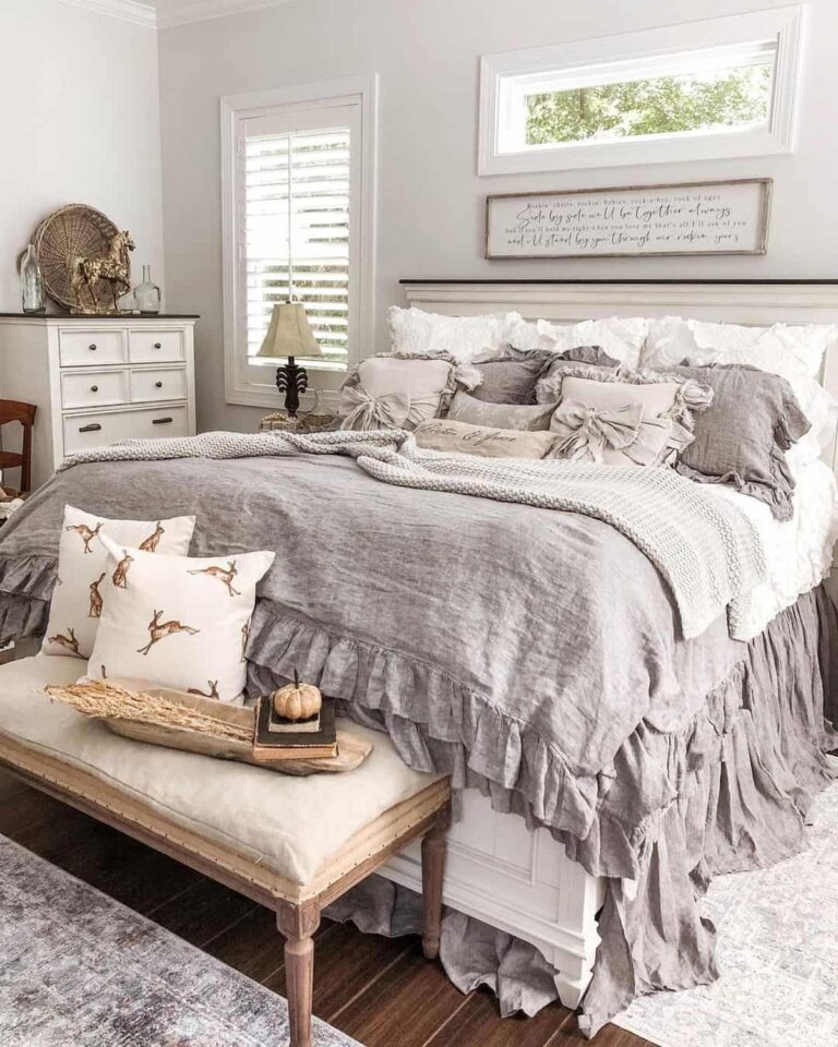 30 Elegant Grey and White Bedroom Designs for Classic Appeal ...