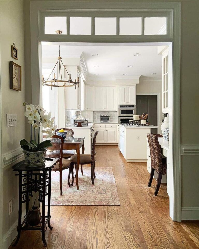 26 Stylish Transom Window Ideas for Extra Light -Architectural Foundation