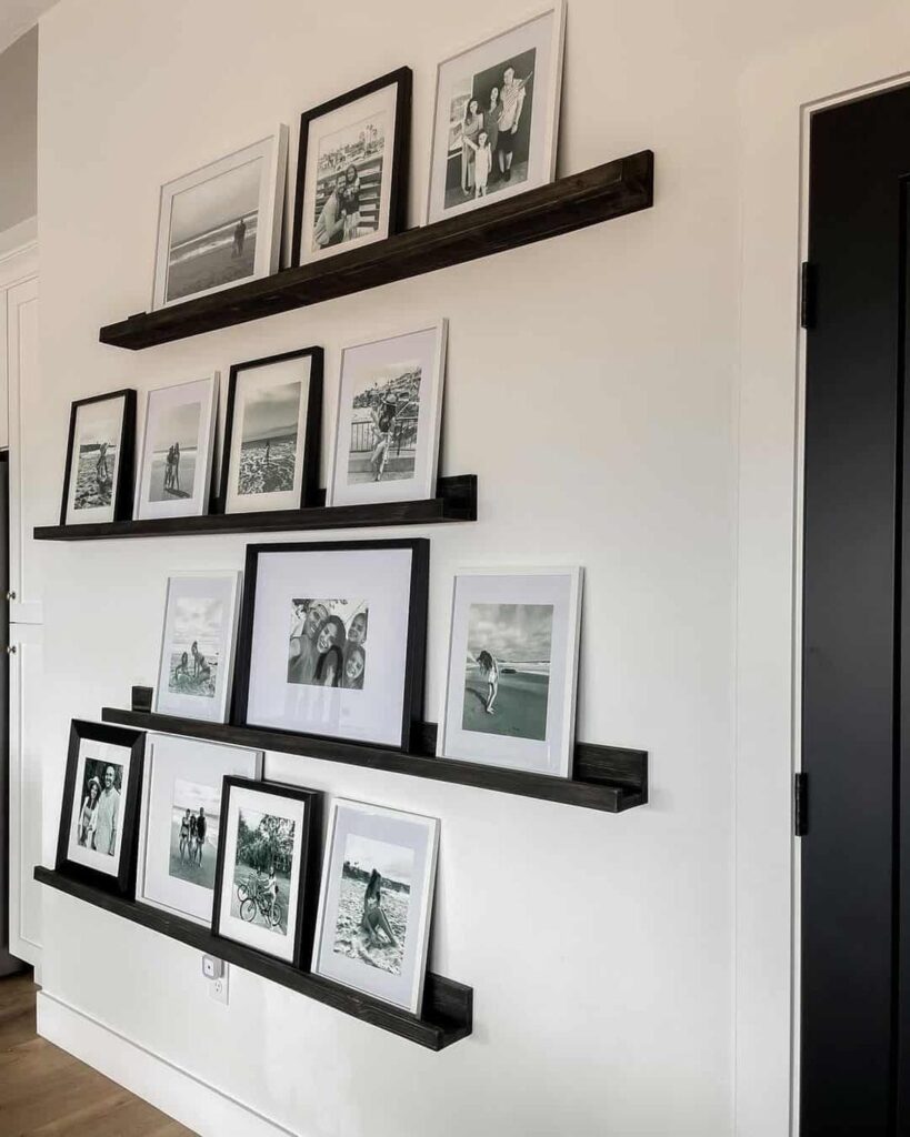 35 Beautiful Black Frame Gallery Wall Arrangements to Display Your Art ...