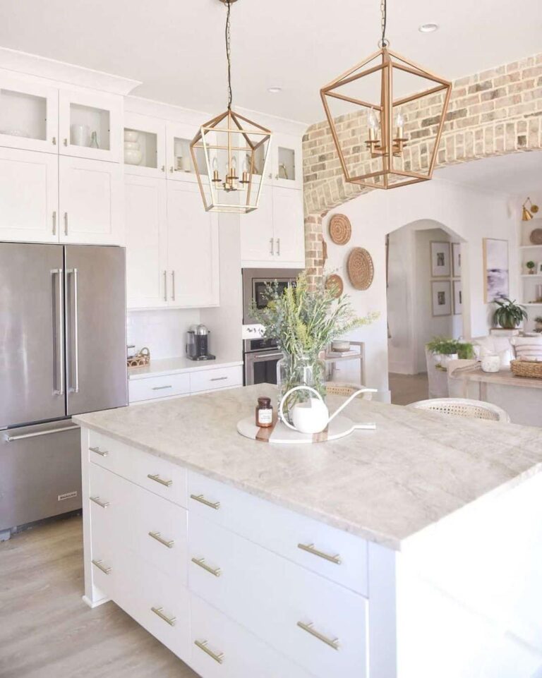 31 Modern Farmhouse Kitchen Islands to Transform Your Space ...