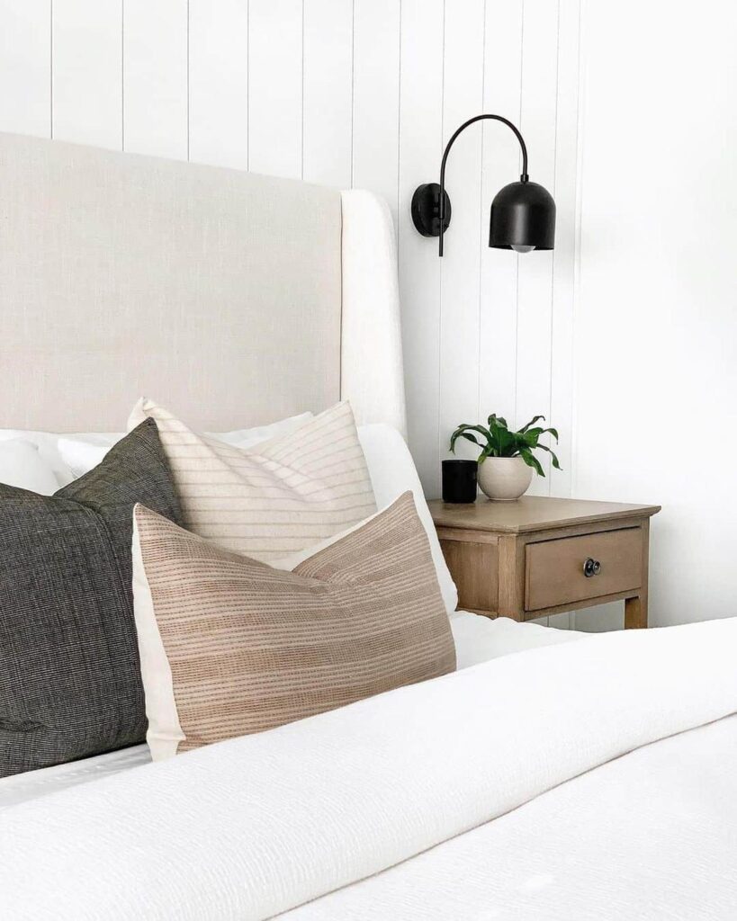 26 Reading Light for Bed Ideas That Combine Functionality & Design ...