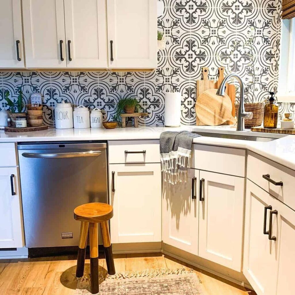16 Bold Colored Backsplash Ideas to Add Personality -Architectural ...