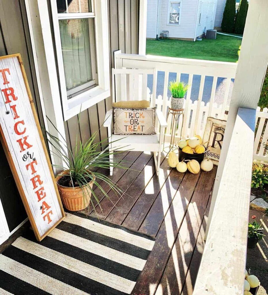 26 Easy Porch Handrail Designs to Add Charm to Your Front Entrance ...