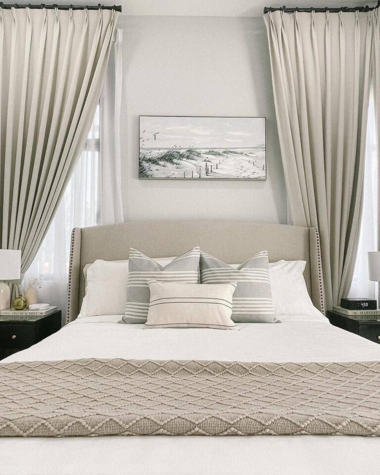 21 Chic Ideas to Design a Bed Between Windows -Architectural Foundation
