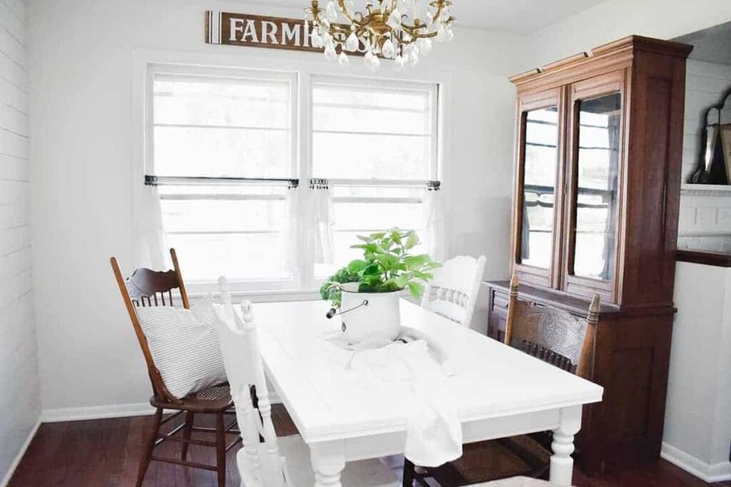30 Simple Dining Table Centerpiece Ideas for Any Occasion ...
