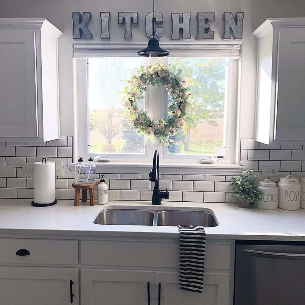 34 Kitchen Windows Over Sink Ideas to Let in the Light -Architectural ...