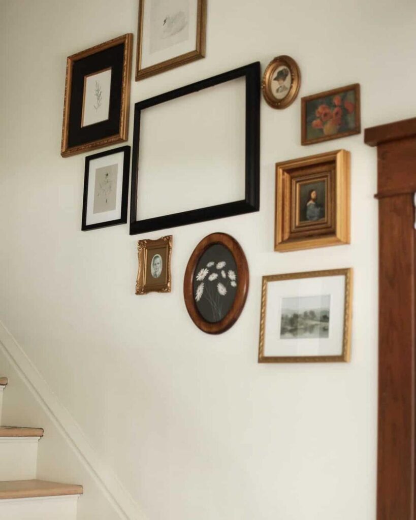 24 Wall Collage Layouts for a Unique Room Display -Architectural Foundation