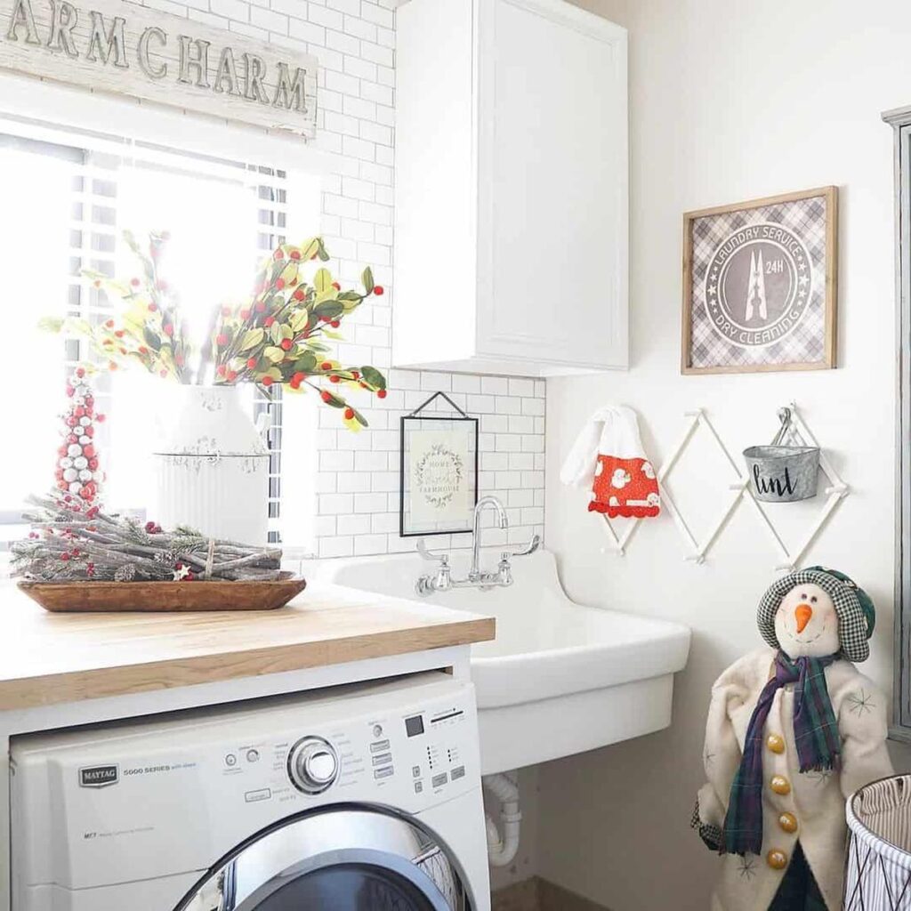 35 Unique Laundry Room Wall Decor Ideas to Brighten Space ...