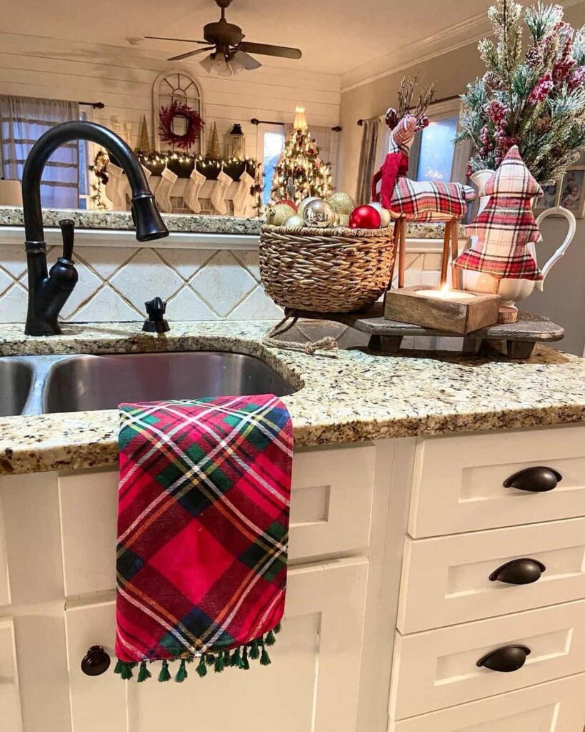 31 Plaid Christmas Decor Ideas for a Cozy Holiday -Architectural Foundation