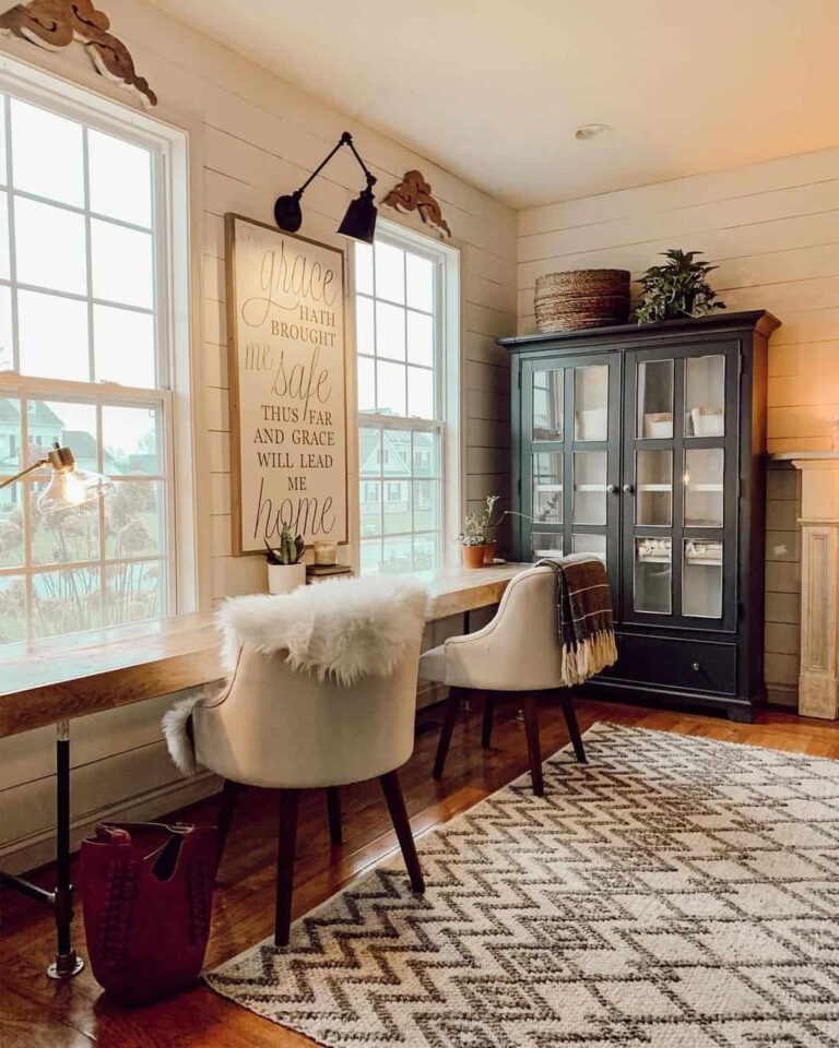 26 Elegant Farmhouse Window Ideas to Let in the Light -Architectural ...