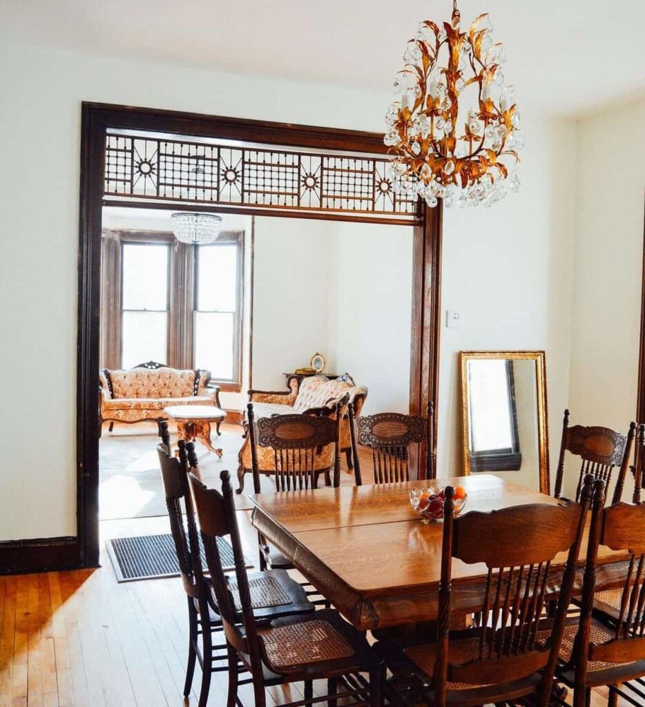 26 Stylish Transom Window Ideas for Extra Light -Architectural Foundation