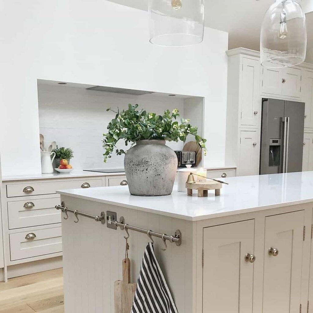 29 Elegant White Quartz Kitchen Countertop Ideas -Architectural Foundation