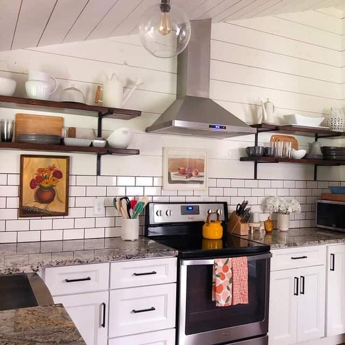 11 Floating Shelf Ideas by Range Hoods for a Modern and Stylish Kitchen ...
